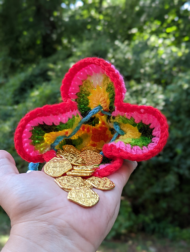 Ravelry: Prosperity Pouch pattern by Ashley Zhong