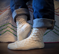 Ravelry: Hearts and Bubbles Socks pattern by Anna Hoff