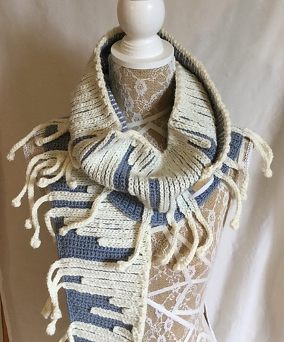 Ravelry: Ice Queen Scarf/Cowl pattern by Sue Stapleton