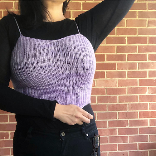 Ravelry: Magpie Crop Top pattern by Juliette Pécaut