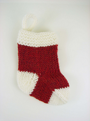 Ravelry: Mini Stocking pattern by Emily Kintigh