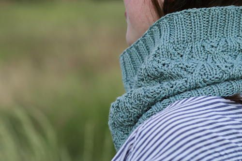 Ravelry: Osier Cowl pattern by Claire Borchardt