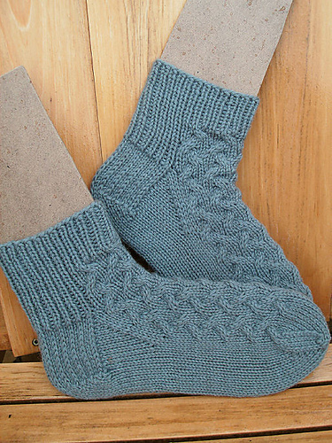 Ravelry: Aran Bed Socks pattern by Traci Heiner