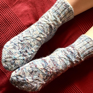 Ravelry: Frosty socks pattern by Alena Zhukova