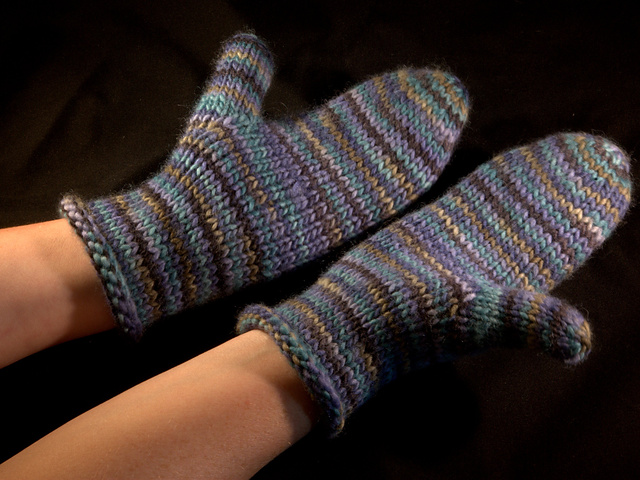 Ravelry: Easy Mittens pattern by Sue Dial