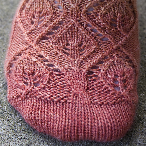 Ravelry: Twining pattern by Brenda Vanlerberghe