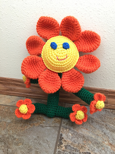 Ravelry: SonE Flower pattern by Jessica Woofter