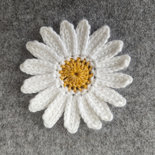 Ravelry: Oxeye Daisy pattern by Dedri Uys