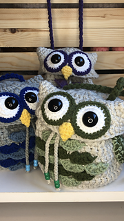 Ravelry: Owl Drawstring Bag pattern by Meagan Alley