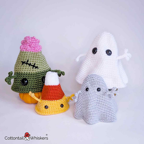 Ravelry: Reversible Ghosts pattern by Bea King