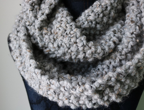 Ravelry: Chunky Infinity Scarf pattern by BeaCapes Design