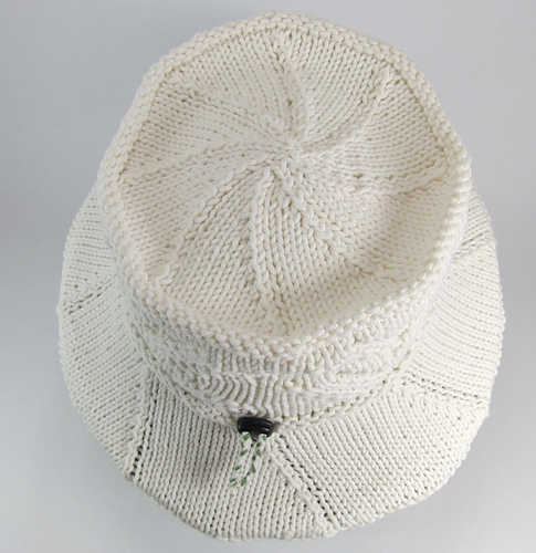 Ravelry: Wind and Sun Hat pattern by Barbara Tomlinson