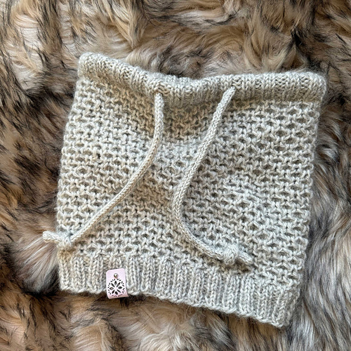 Ravelry: PoppiSilk Buff pattern by StrikkeBea