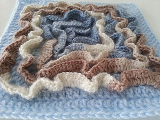 Ravelry: Lazy Ruffles pattern by BebaBlanket