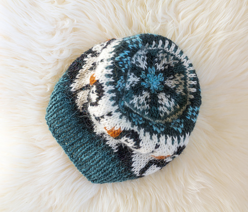 Ravelry: PUFFIN Icelandic Bird Hat pattern by Olga Begak