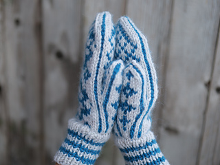 Ravelry: Kuling mittens pattern by Inger Berg