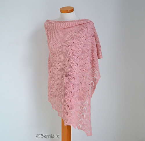 Ravelry: Cornelia pattern by Bernadette Ambergen