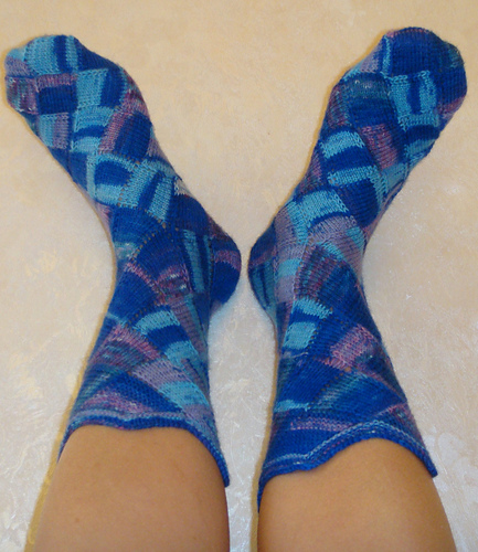 Ravelry: Royal Entrelac socks pattern by Baiba Jautaiķe