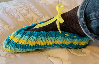 Ravelry: Double Rib Ballet Slippers pattern by Betsy Lowery