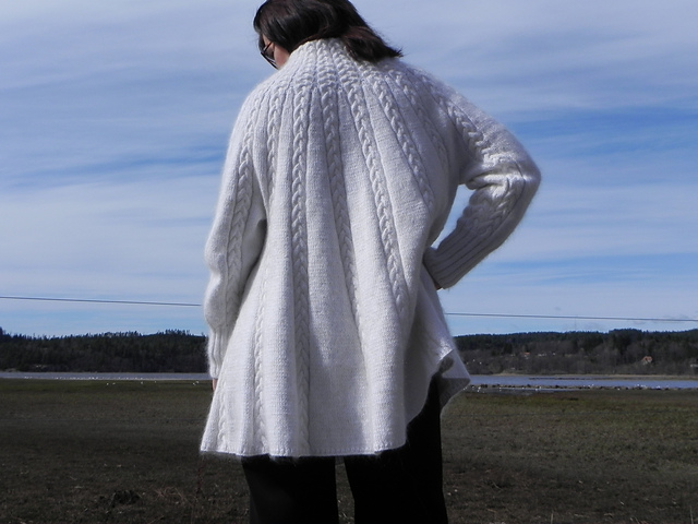 Ravelry: Bettan2010's Swagger jacket