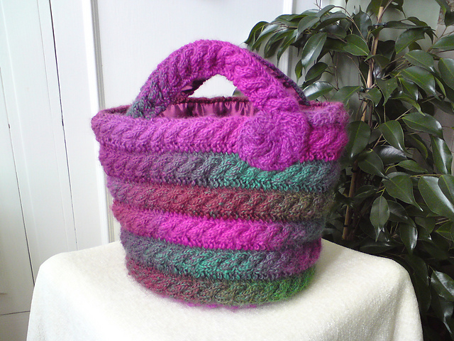 Ravelry: At The Market AmmoniteBag pattern by Elizabeth Jarvis