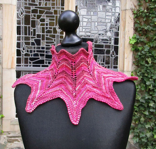 Ravelry: Dragon Cowl Kids pattern by Beyenburgerin Design