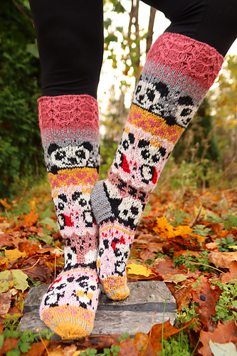 Ravelry: Panda's Day Off pattern by Beyond The Loops