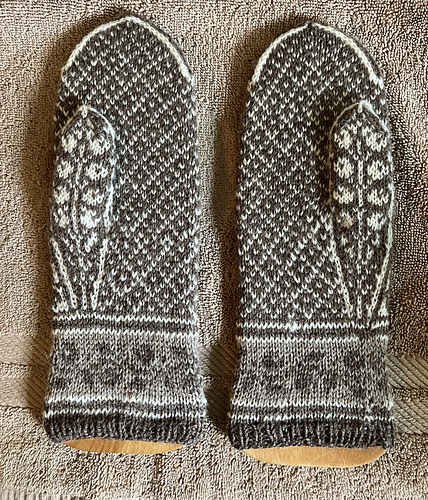 Ravelry: Rabbity mittens & muffatees pattern by bunnymuff - Mona Zillah