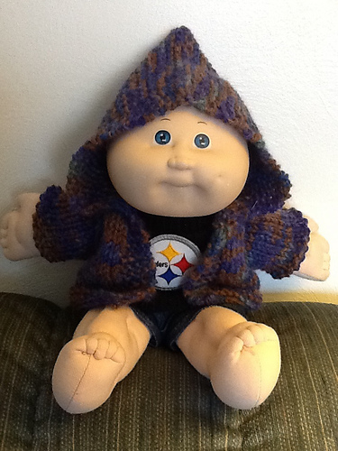 Ravelry: Hooded Sweater for a Cabbage Patch Doll pattern by Janice Helge