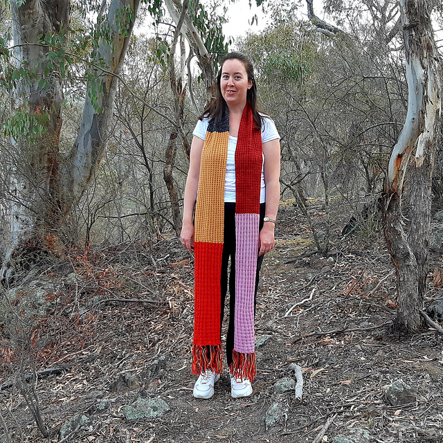 Ravelry: Knives Out Scarf pattern by Angela Rea