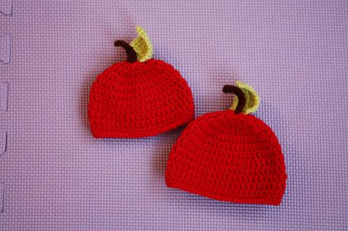 Ravelry: Apple Hat pattern by Salena Baca