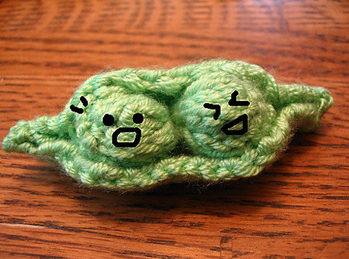 Ravelry: Two Peas in a Pod pattern by Hannah Kaminsky