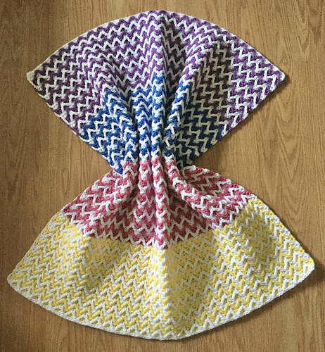 Ravelry: Bright Chevron Borderless Blanket pattern by Tamara Kelly