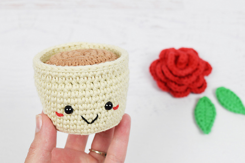 Ravelry: Potted Rose pattern by Yarn Blossom Boutique