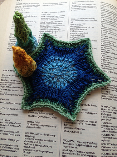 Ravelry: Rondeau Small Lace Doily pattern by Linda Browning