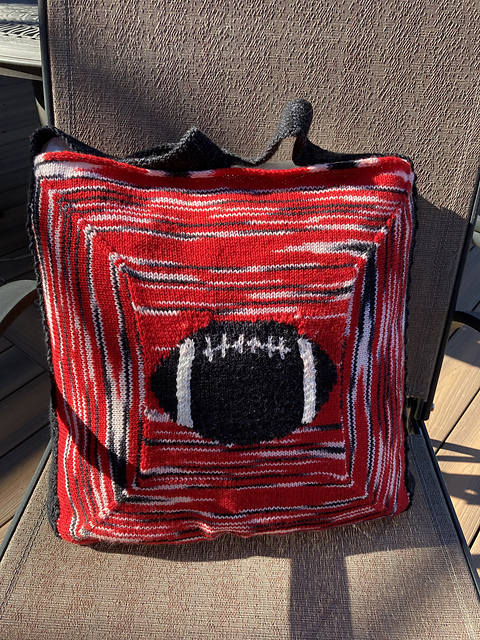 Ravelry: Stadium Sit Upon pattern by Belinda Rewucki