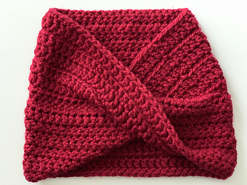 Ravelry: Make It Happen Mobius shawl pattern by Taylor Wittke