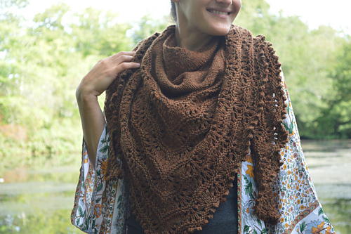Ravelry: Boho Romance Shawl pattern by Annie Lupton