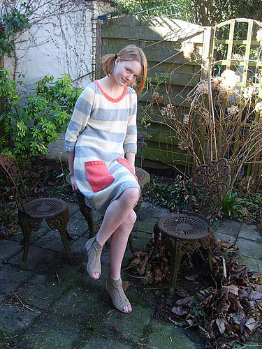 Ravelry: Red Pockets pattern by Boadicea Binnerts