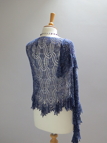 Ravelry: Crossing Paths pattern by Boo Knits