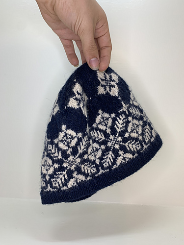 Ravelry: Floral Selbu Hat pattern by Sam Zuk