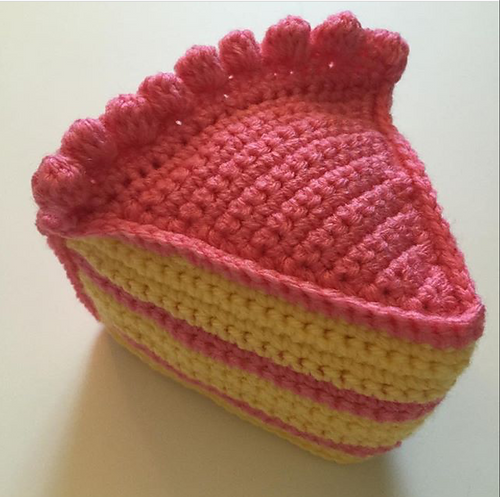 Ravelry: Slice of Birthday/Sponge Cake pattern by Bottletop Boy