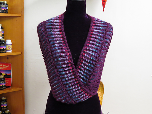 Ravelry: Two Color Brioche Cowl pattern by Diane L. Augustin