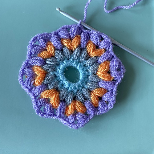 Ravelry: Puffy Star Blanket pattern by Cherry Greenslade