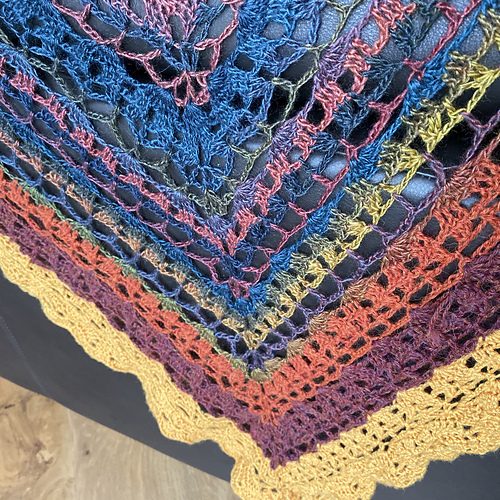Ravelry: Birds in Flight Shawl pattern by Cirsium Crochet