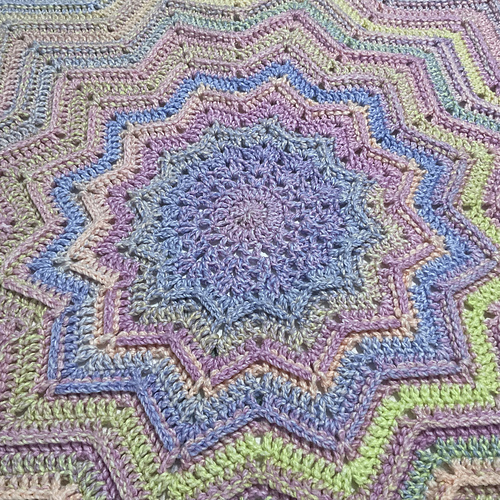 Ravelry: Ridged Round Ripple Blanket pattern by Hooked by Robin