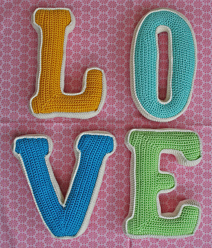 Ravelry: 3D LETTER pattern by CAROcreated design