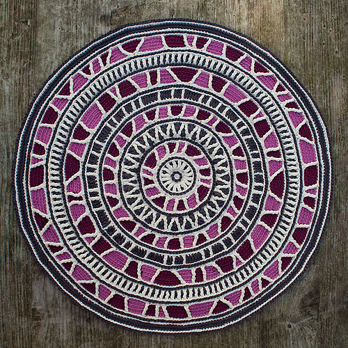 Ravelry: Mandala Circular Trim pattern by CAROcreated design