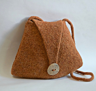 Ravelry: Fan Bag pattern by Cindy Pilon