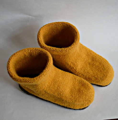 Ravelry: House Booties pattern by Cindy Pilon
